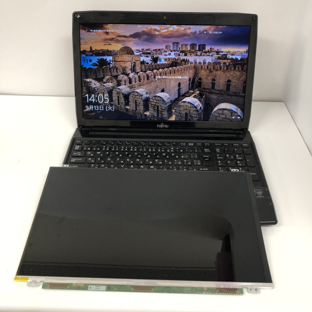 富士通 LIFEBOOK AH45/Tの液晶画面の修理事例（東松山市） | ワールドアイPC 東松山本店