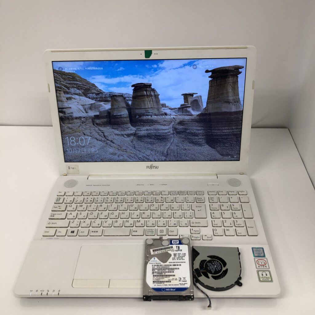 富士通 LIFEBOOK AH50/XのSSD換装とファン交換の対応事例（川越市） | ワールドアイPC 東松山本店